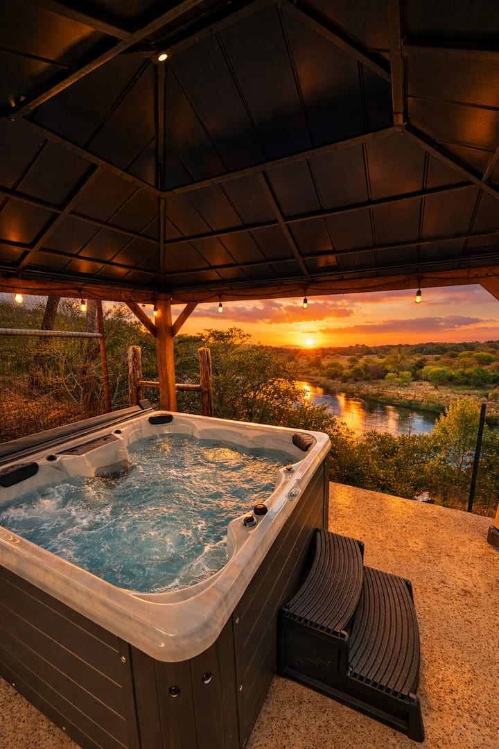 Stay & Play On The Blanco | Family Suite + Hot Tub - Wimberley, TX