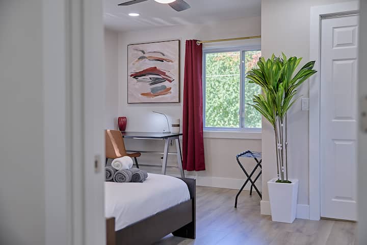 The Dunlap Escape | Spacious 2bd Home - Summer Camp Music Festival