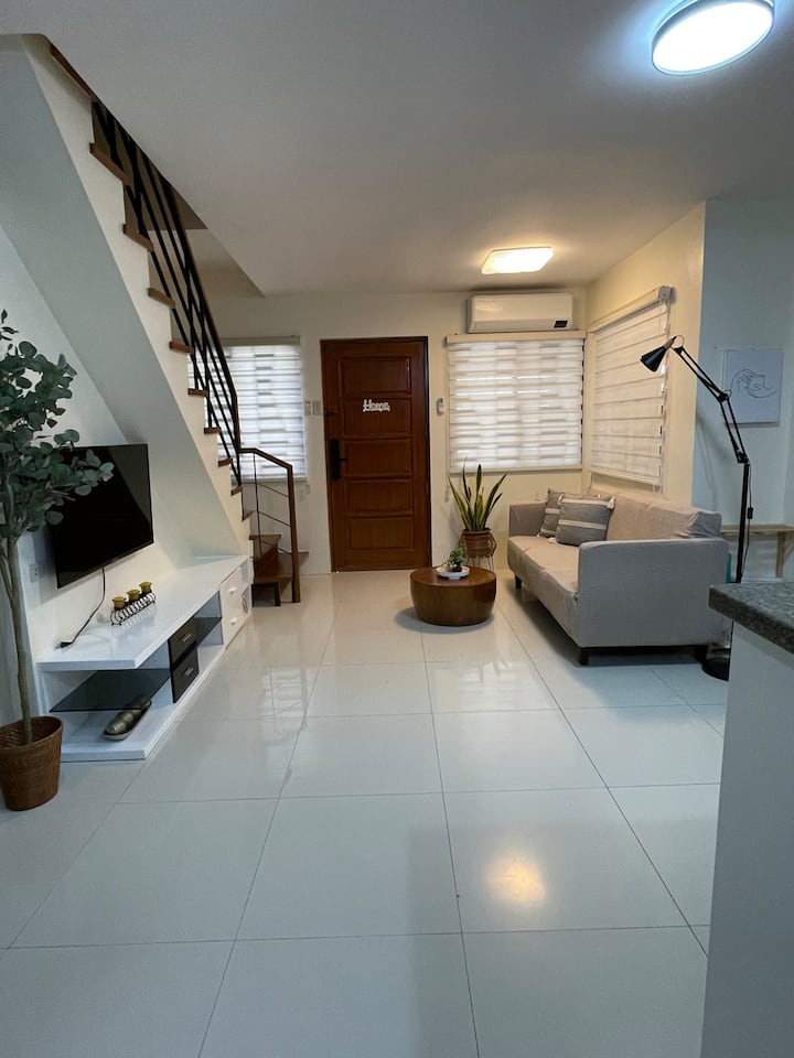 Dorhen’s Cozy 2br Duplex In Mandaue - 宿霧市