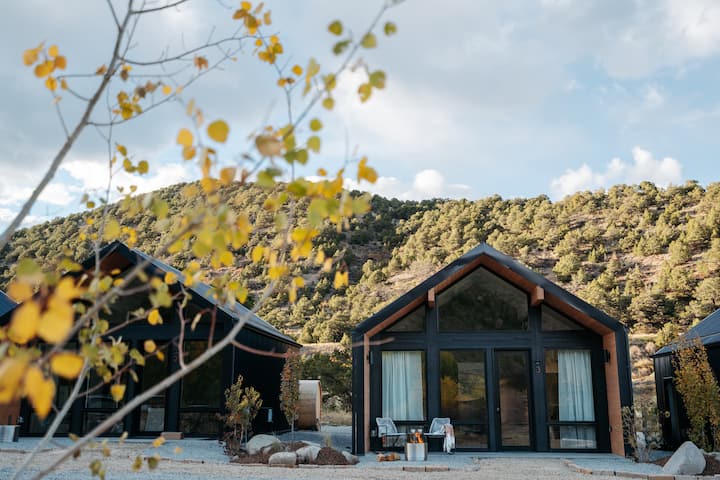 Modern Micro Cabin 3 | Sauna + Cold Plunge - Monarch, CO