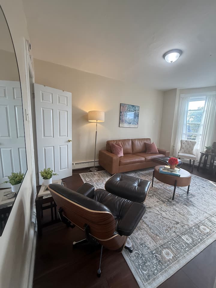 Cozy Apartment In The Heights - Manhattan, NY