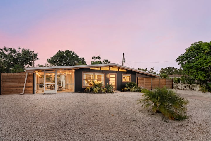 Sarasota Retreat Getaway-hot Tub & Fire Pit - Siesta Key, FL