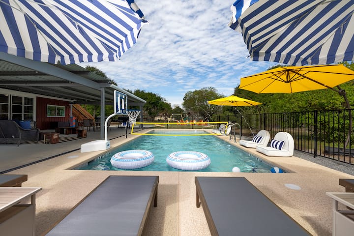 Private Heated Pool | Games | Playset | Fire Pit - Texas