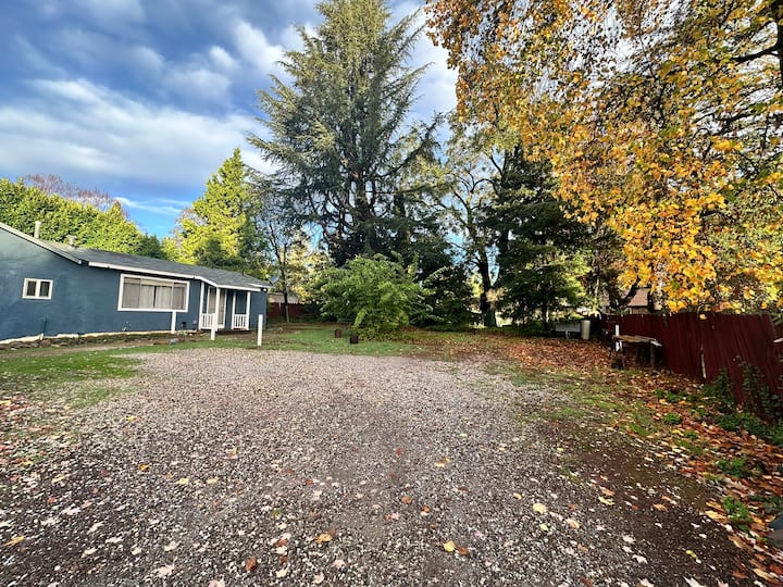 1 Bedroom House 1 Mile From Downtown Grass Valley - Grass Valley, CA