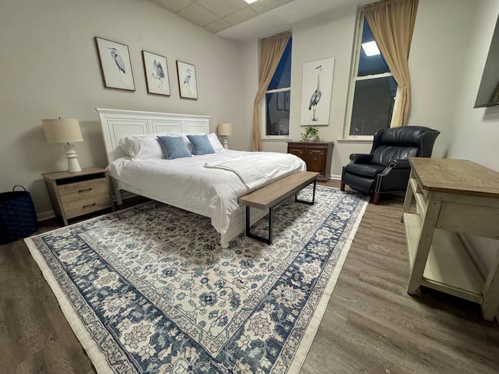 Heron’s Perch - Uptown Port Clinton, Jet Express - African Safari Wildlife Park, Port Clinton