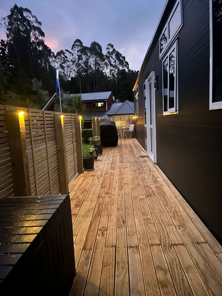 The Bush Track Retreat - Escape To Winter Nature - Palmerston North
