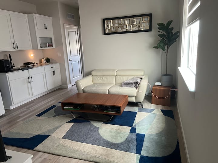 Mother In Law Suit Own Entrance
One Bedroom Unit. - Marysville, WA