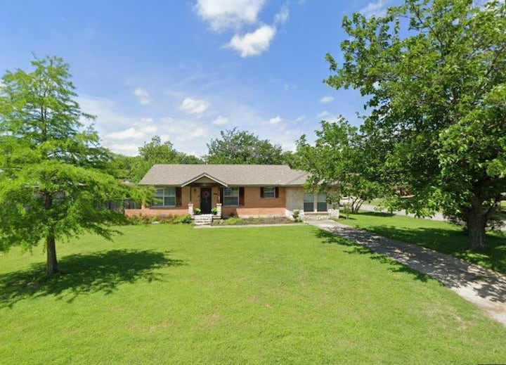 Great House, Quiet Neighborhood - 30 Night Min. - Frisco, TX