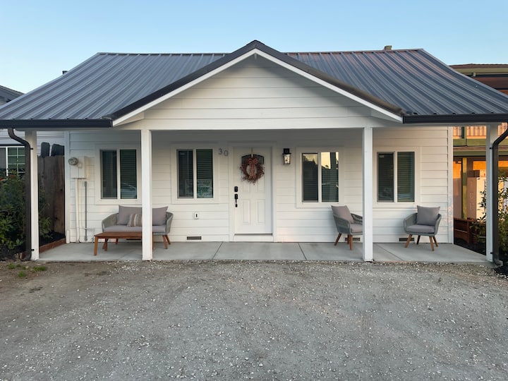 *Tres Pinos ~ Country Cottage 1 - Hollister, CA