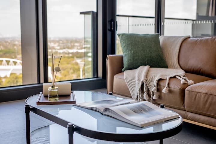 "Skyhaus" - City & Fireworks View 2 Bed Apartment - Parramatta