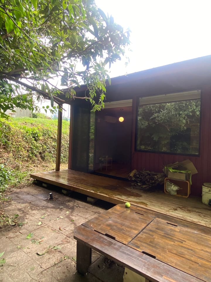 神の山の中腹にある小さな山小屋風の建物。1日１組限定。登山、bbq、海。在自山登山口迄徒歩５分。 - 宗像市