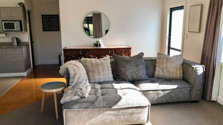 Redwood Cottage - Essential Comfort - Brightwater