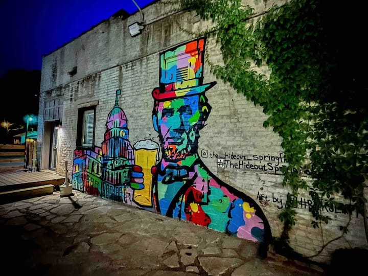 The Hideout In Springfield, Il - Springfield, IL