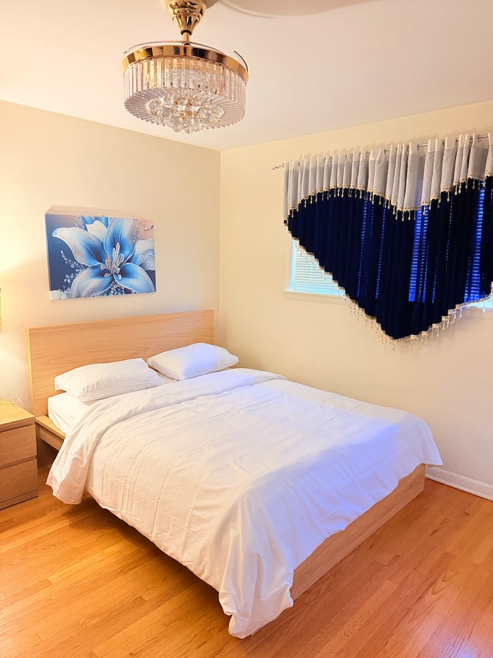 Luxury Home. Brand New Furnitures+ Netflix - Skokie, IL