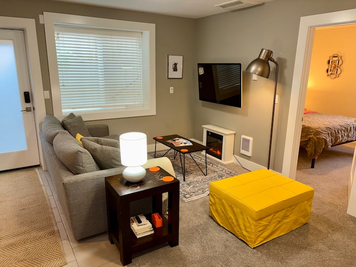 Entire Condo Steps From N Williams Ave - Portland, OR