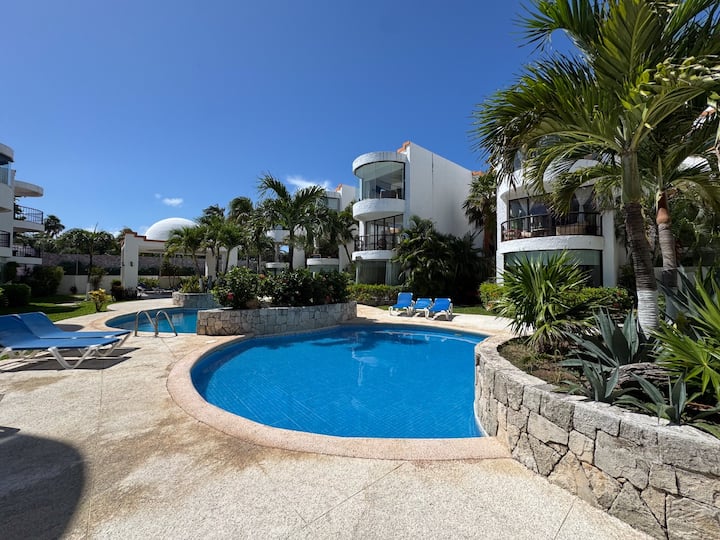 Enorme Casa Con Jardín Y Unos Pasos Del Mar - Cancún