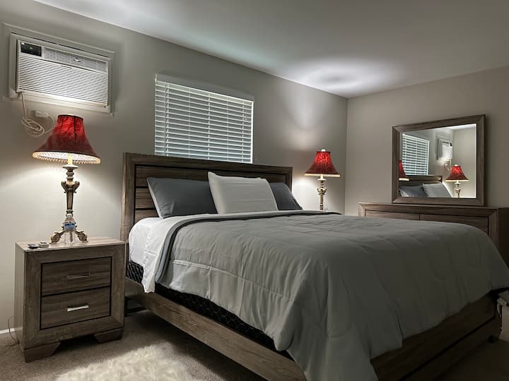7 Min From Downtown Naperville! - Naperville, IL