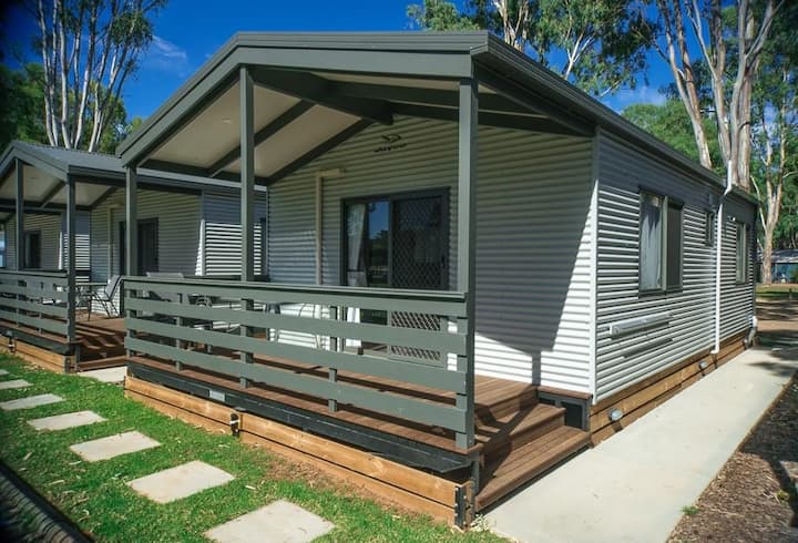 Poolside Villa - Tocumwal