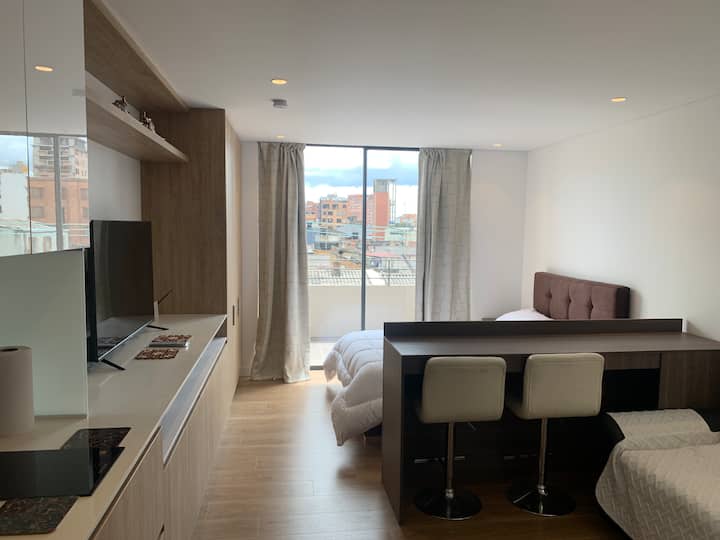 Avanzza Parque Central 200 Cómodo Y Dotado - Bogota