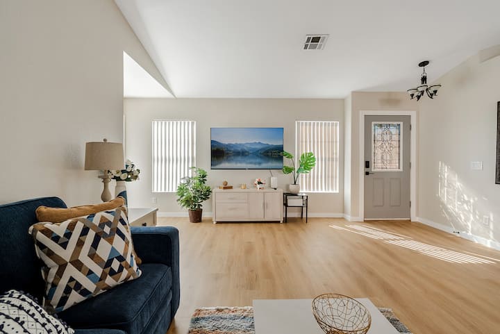 Renovated•spotless Home•new Furniture•quiet•near60 - Mesa, AZ