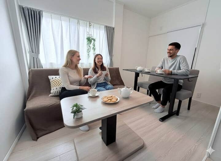 長期＆仕事向け／スタンディング可／テレビで2画面作業／道後自転車５分／県文、日赤徒歩６分／自転車無料 - Matsuyama