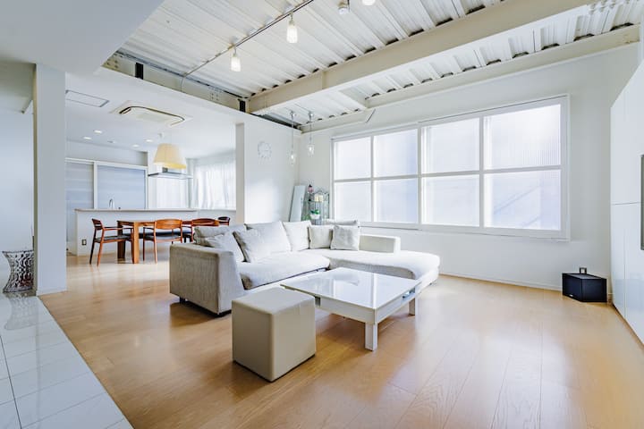 【New Open】seto家高松駅前　春の香川巡りに　大画面シアター/温活陶板浴付　贅沢一棟貸し宿 - Takamatsu