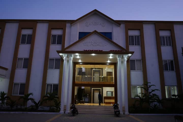 Hotel Marks Inn - Hosapete