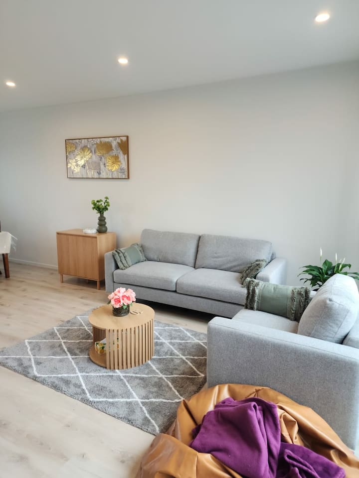 Entire 3br Townhouse | Parking | Great Location - Auckland