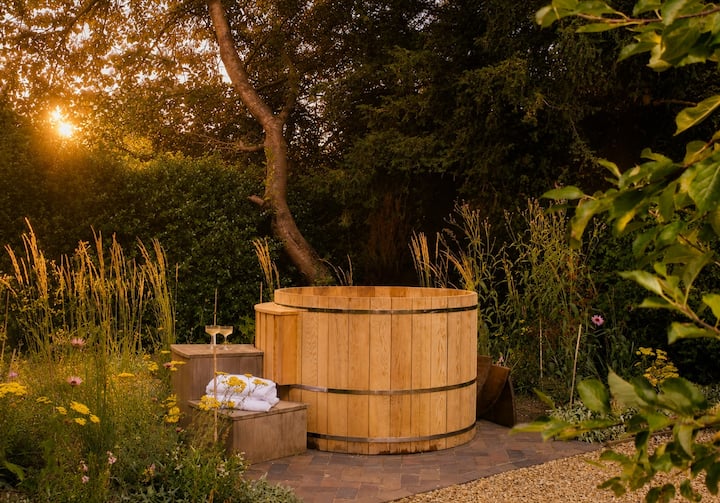 The Carriage House | Hot Tub & Walled Garden - Peckforton Castle