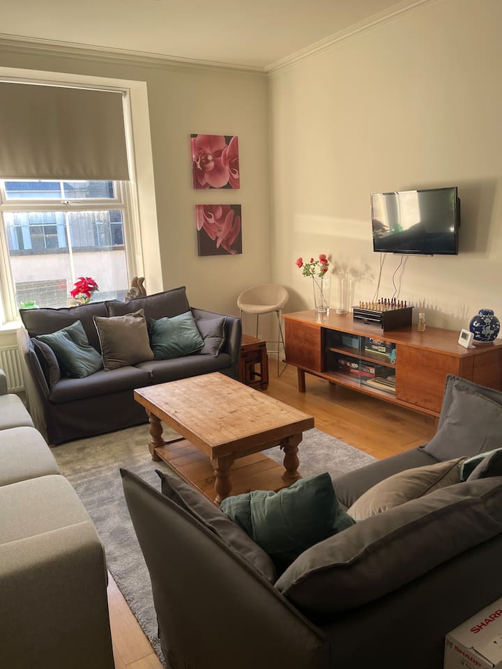 Lovely First Floor Flat In The Centre Of Penarth - Cardiff