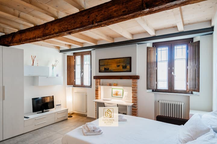 Goldensuitesitaly | Mini Suite City Center - Mantua