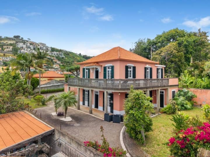 Akosuah’s Villa Is Situated In Funchal, Madeira. - Funchal