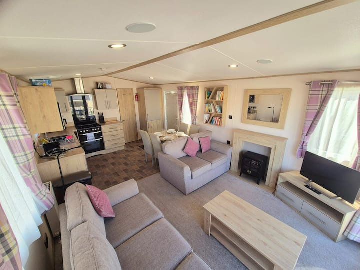 Abi Beverley - Dog Friendly, Family Friendly - Isle of Sheppey