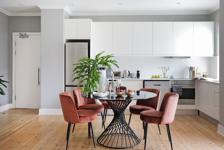 Stylish Green Point Apartment With Pool Access - Cape Town