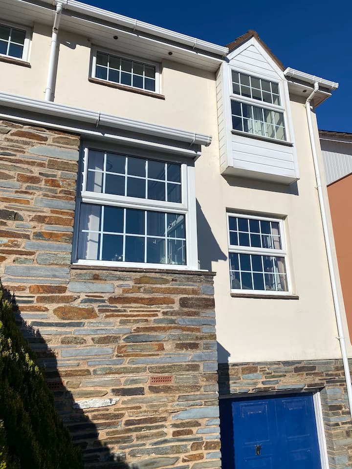Ilfracombe: Cosy Modern Home In Valley Near Sea - Ilfracombe