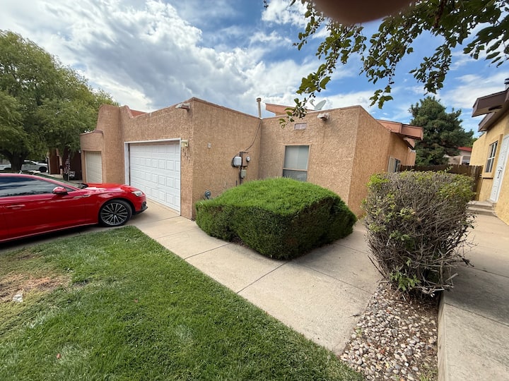 3/2 Home In Ne Abq For Groups With Community. - Albuquerque, NM