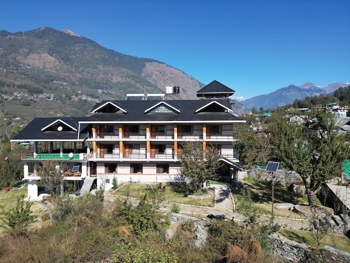 Entire Place With 360° View| Balcony Rooms| Manali - Manali