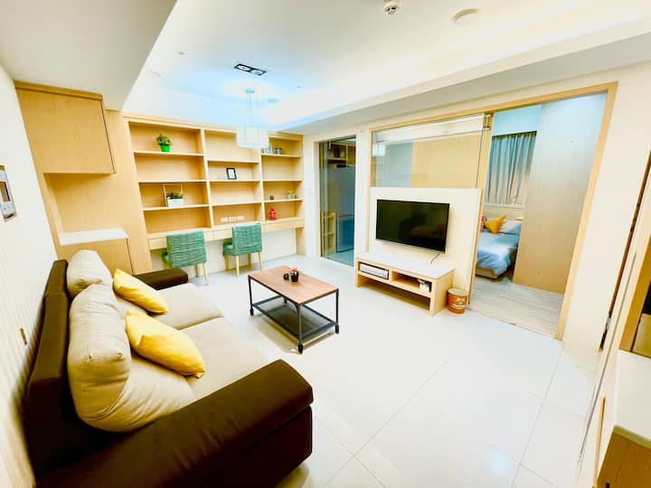 家庭親子民宿/ 台北車站1分鐘 /京站百貨 4人兩房一廳/ 西門町5分鐘/直達桃園機場2bd - Taipei