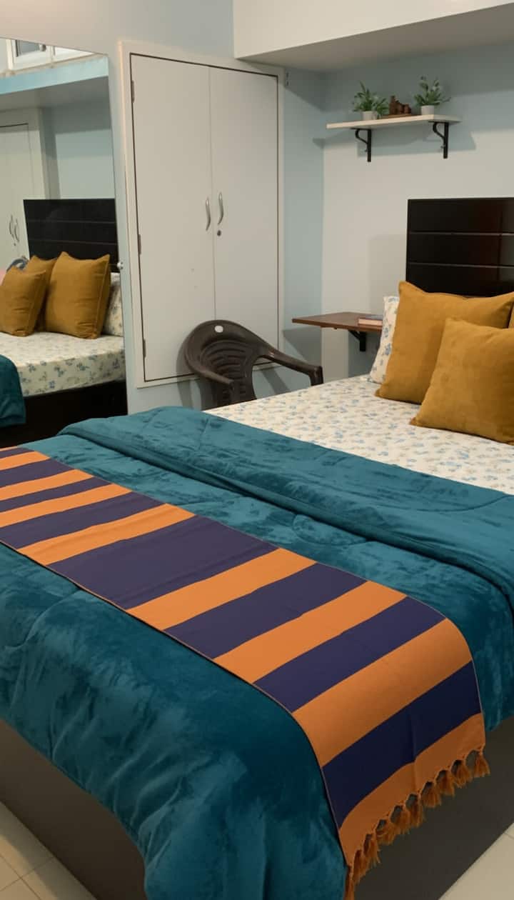 Spacious Private 1bhk: Ac Prime Location, Parking - Çin