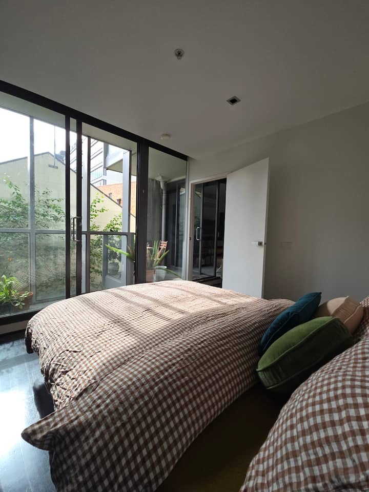 The Sinclair On The City Edge And Trendy Smith St - Australia