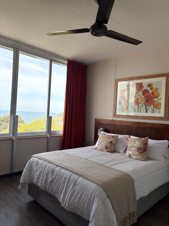 Central Plett Apartment With Stunning Lagoon View - Plettenberg Bay