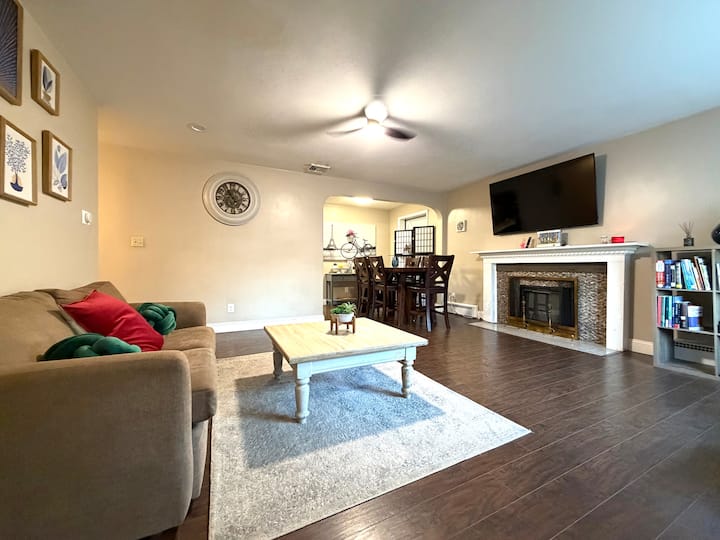 Entire House For Big Group-minutes From Hartford - Hartford, CT