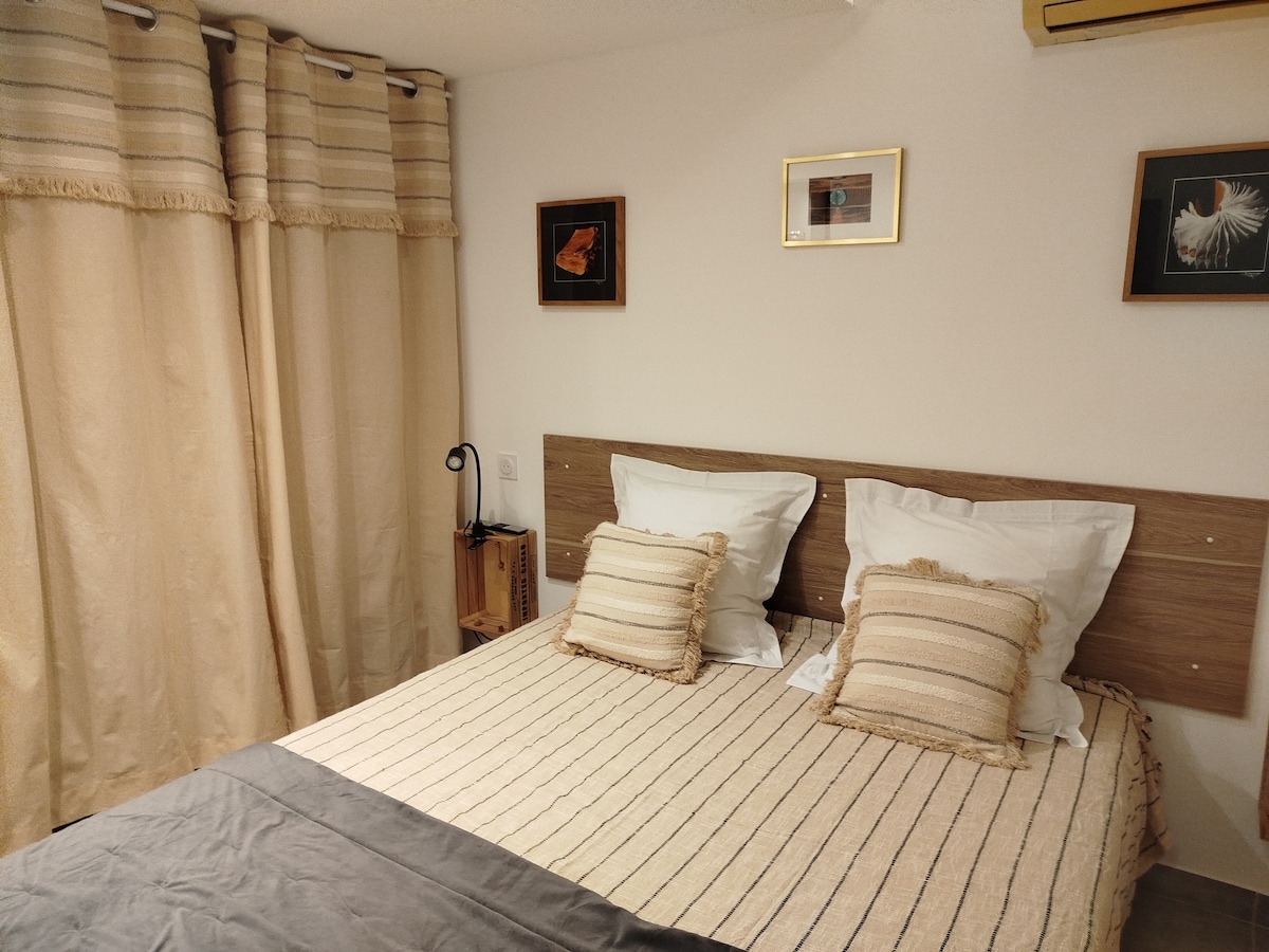 Wohnung im Dorfhaus bei Mimi - Häuser zur Miete in Eyguières, Provence ...