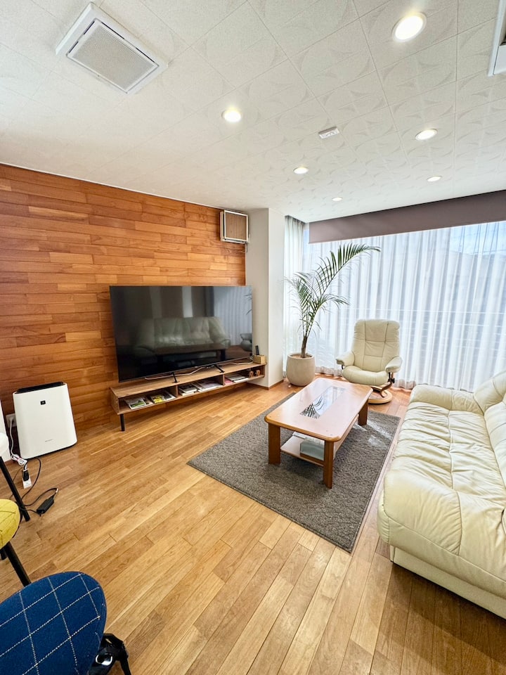 Kototo/乃木駅から徒歩２分/ 宍道湖まで徒歩１０分/走る電車を眺められる一棟貸しゲストハウス - Matsue