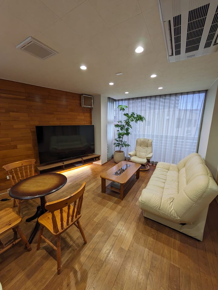 Kototo/乃木駅から徒歩2分/ 宍道湖まで徒歩10分/走る電車を眺められる一棟貸しゲストハウス - Matsue