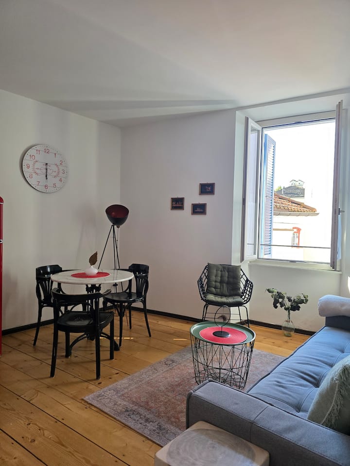 The Feathered Nest - Locarno