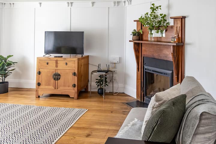 Central 2 Bedroom Cottage - Tumbarumba - Tumbarumba