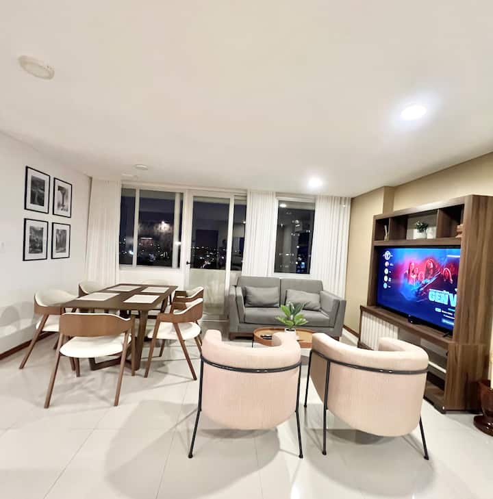 ¡Departamento Amplio En El Centro De La Ciudad! - Bolivia