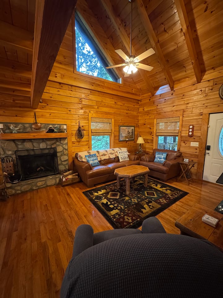 Black Bear Lodge - Lake Lure, NC