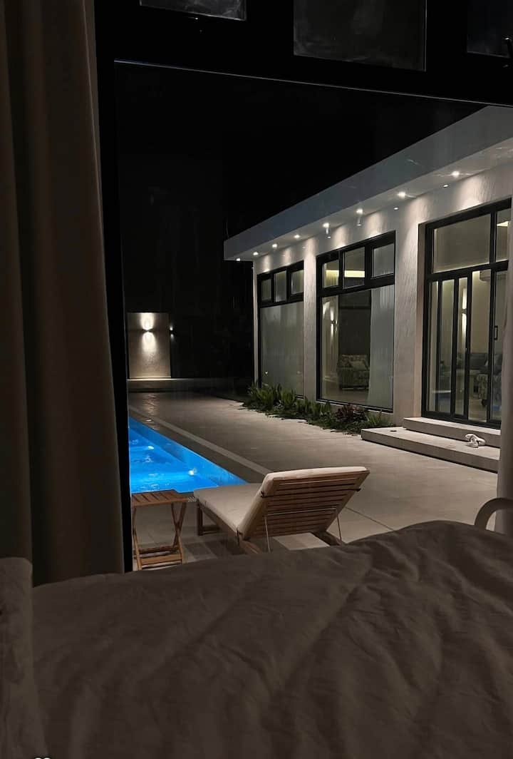 شالية أنيق بمسبح خارجي ومجلس راقي وغرفة نوم خاصة . - Riyadh